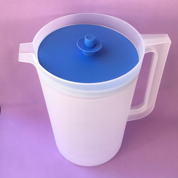 Tupperware | Kitchen | New Tupperware Jumbo Jug 4 Liter Clear Blue Lid ...